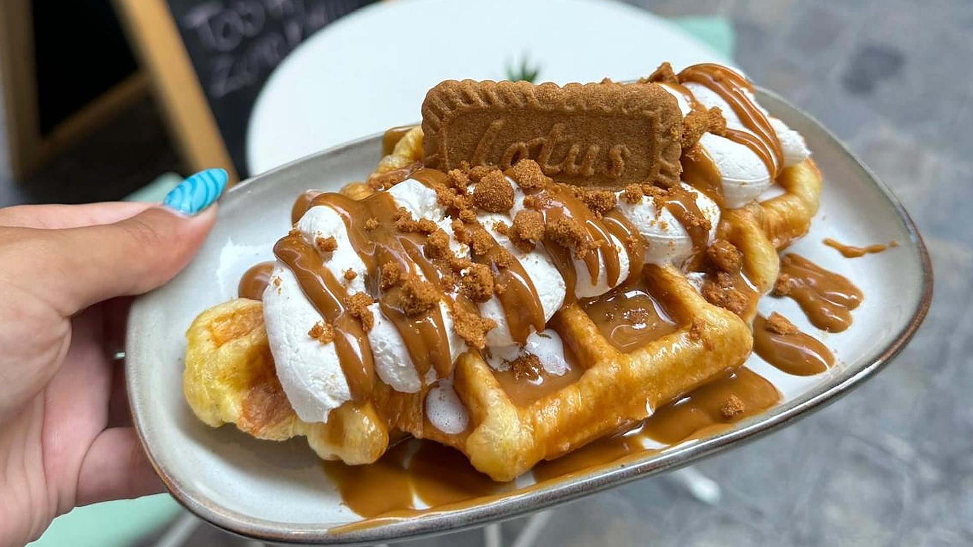 What is a 'croffle' and where can you tuck into one on the Costa? | Sur in English